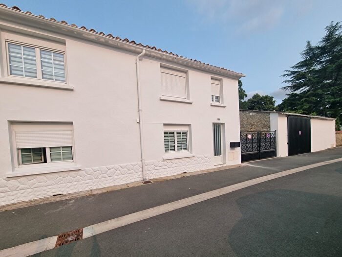 Maison à vendre - Saint-Martin-Lars-en-Sainte-Hermine - 5 pièces - 4 chambres