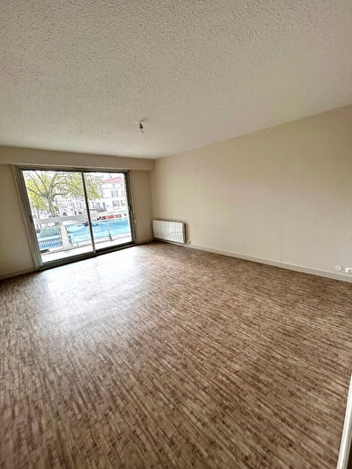 Appartement à louer - Niort, Centre-ville - 3 pièces - 2 chambres