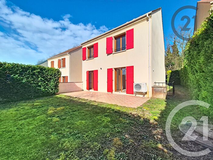 Maison à louer - Montereau-Fault-Yonne, Ville haute - 4 pièces - 3 chambres