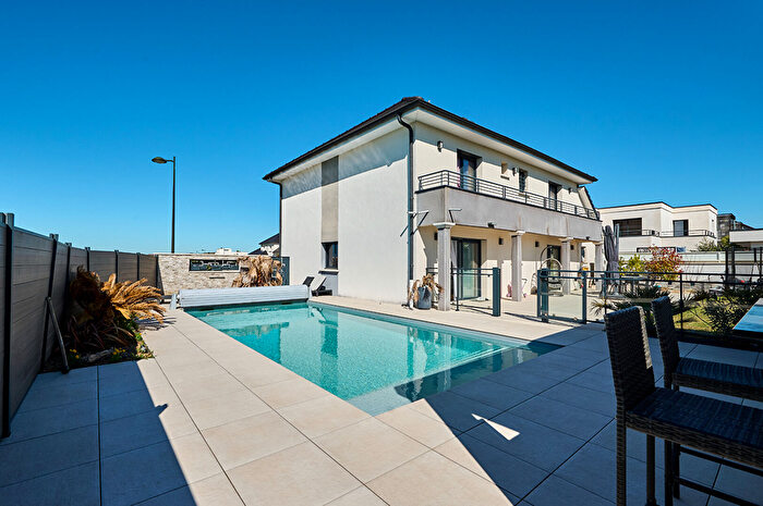 Maison à vendre - Chevigny-Saint-Sauveur - 7 pièces - 5 chambres