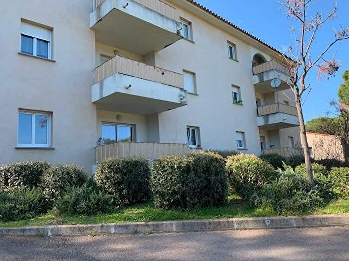 Appartement à louer - Porto-Vecchio - 3 pièces - 2 chambres