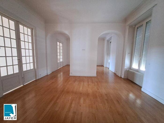 Appartement à louer - Centre, Chalon-sur-Saône - 4 pièces - 2 chambres