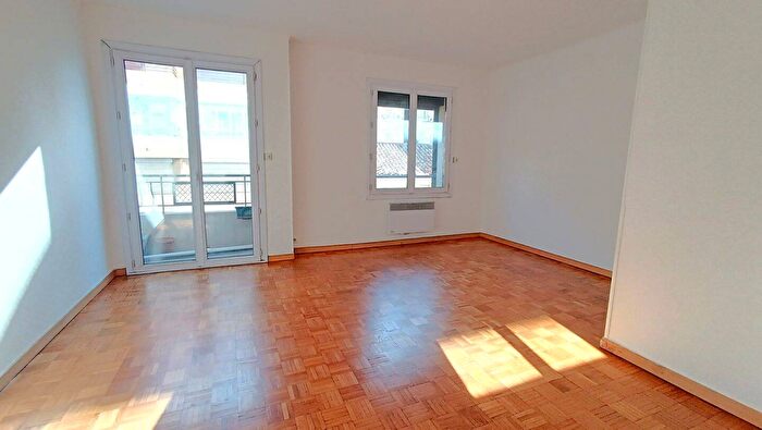 Appartement à louer - Marseille ème arrondissement - 3 pièces - 2 chambres