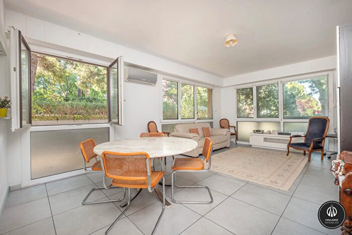 Appartement à vendre - Marseille e  - 4 pièces - 3 chambres