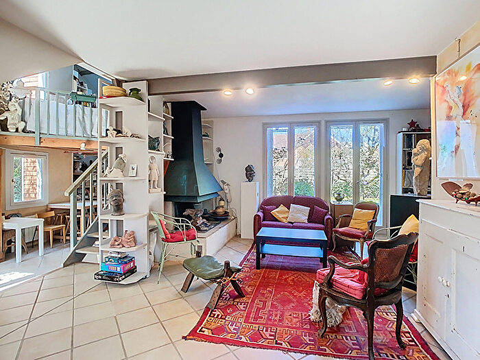 Maison à vendre - Voisins-le-Bretonneux - 8 pièces - 6 chambres