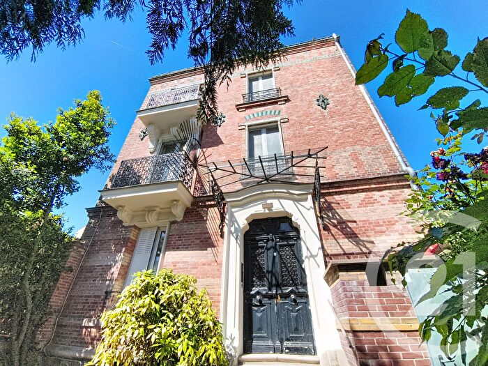 Appartement 4 pièces à Saint-Denis, République, Gare, à vendre