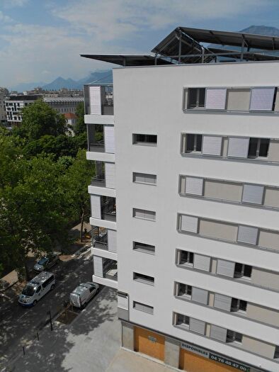 Appartement 5 pièces à Grenoble, Championnet, à louer