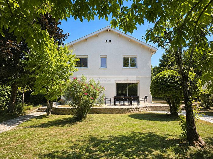 Angoulême, Ma Campagne : Maison 10 pièces à vendre
