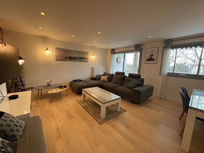 Appartement à louer - Gorge du Loup-Champvert, Lyon ème arrondissement - 5 pièces - 1 chambre