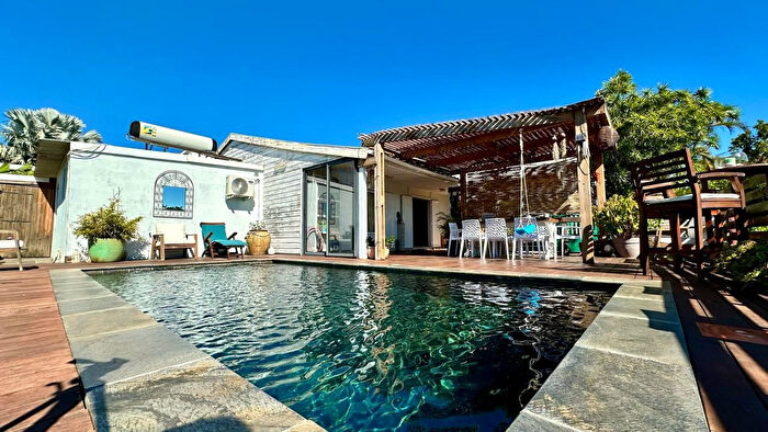 Maison à vendre - Saint-Denis, Bois de Nèfles, Sainte-Clotilde - 6 pièces - 4 chambres