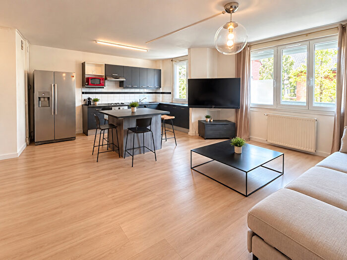 Suresnes, République : Appartement 3 pièces à vendre