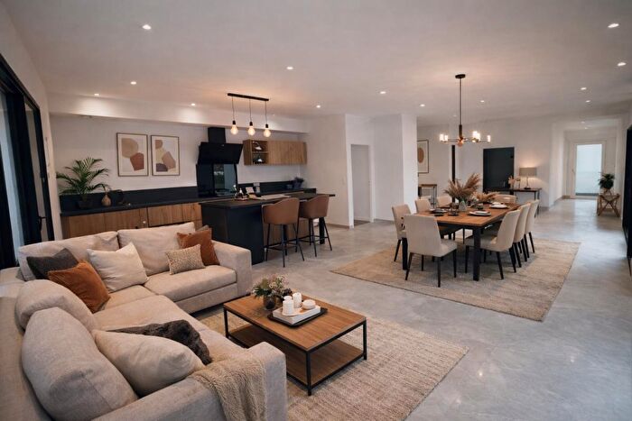 Maison à vendre - Cholet, Val de Moine - 6 pièces - 4 chambres