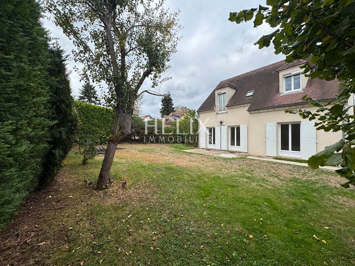 Maison 6 pièces à Saint Léger-Fourqueux, Saint-Germain-en-Laye, à louer