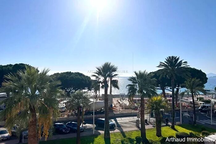 Appartement à vendre - Antibes, Juan-les-Pins, Le Cap - 3 pièces - 2 chambres