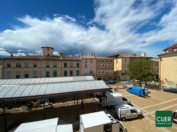 Appartement à louer - Valence, Centre-ville - 4 pièces - 2 chambres