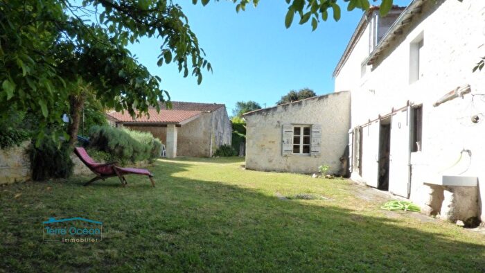 Maison 7 pièces à vendre à Chenac-Saint-Seurin-d'Uzet
