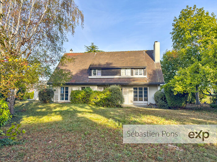 Maison 8 pièces à vendre à Saint-Nom-la-Bretèche