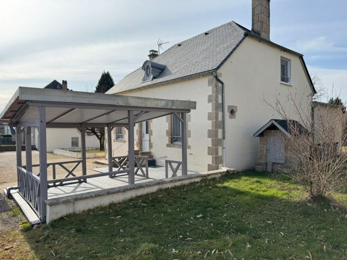 Maison à vendre - Marcillac-la-Croisille - 7 pièces - 3 chambres