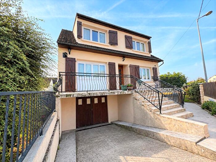 Maison 6 pièces à vendre à Les Mureaux, Grand Ouest