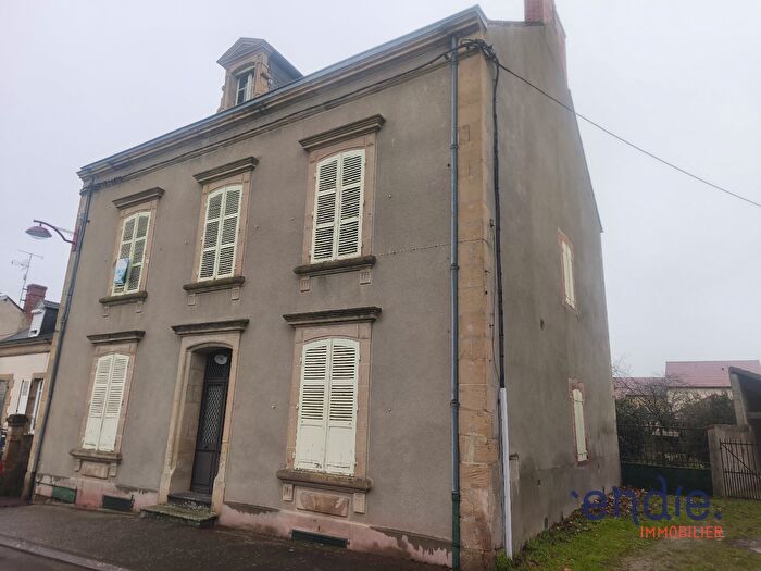 Maison à vendre - Cosne-dAllier - 7 pièces - 4 chambres