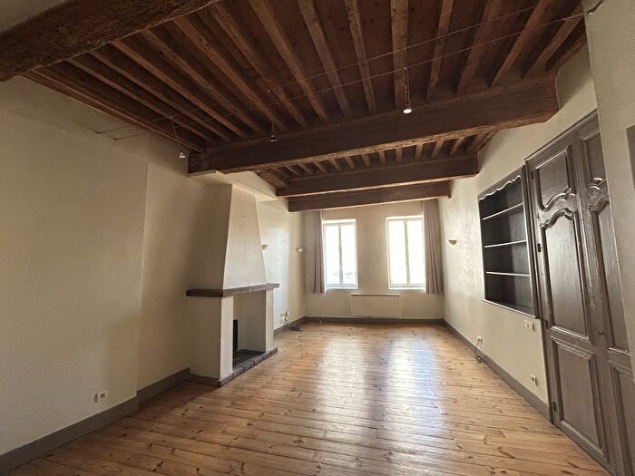 Appartement 3 pièces à Montbrison, Centre-ville, à louer