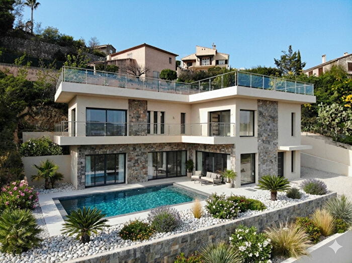 Maison à vendre - Mandelieu-la-Napoule, Capitou - 6 pièces - 4 chambres