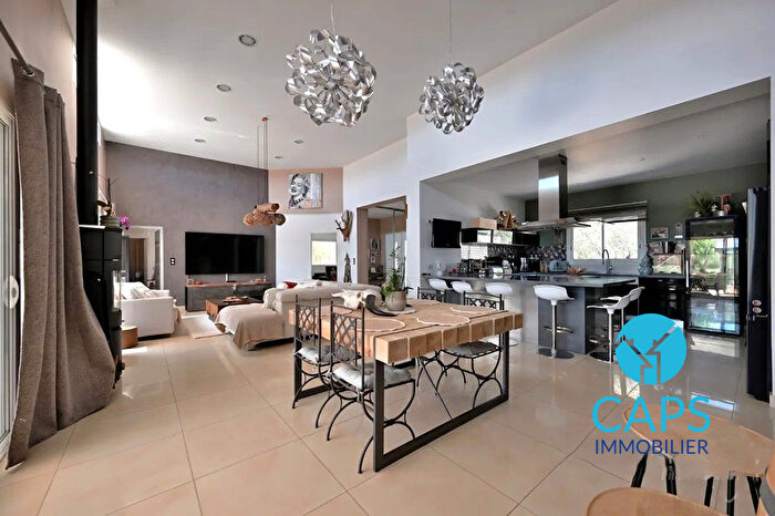 Maison 10 pièces à vendre à Poulx