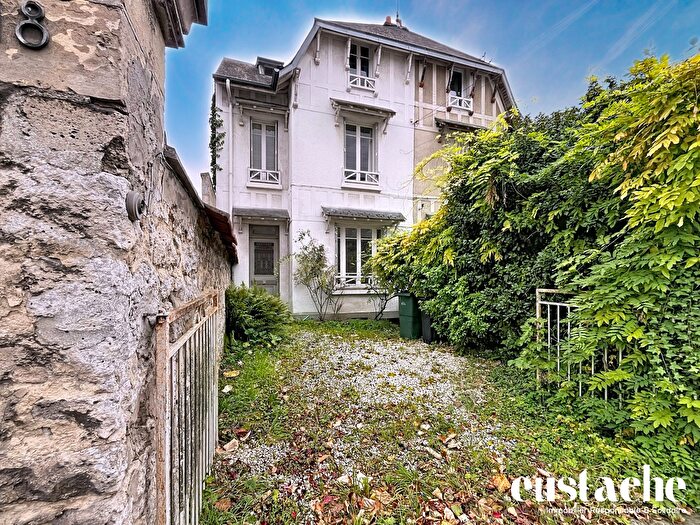 Maison à vendre - Senlis, Centre-ville - 7 pièces - 5 chambres