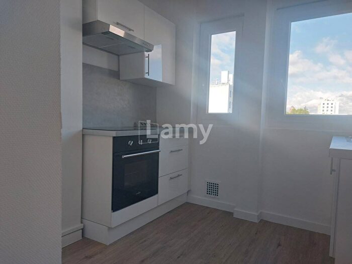 Clément, Villeurbanne : Appartement 4 pièces à louer