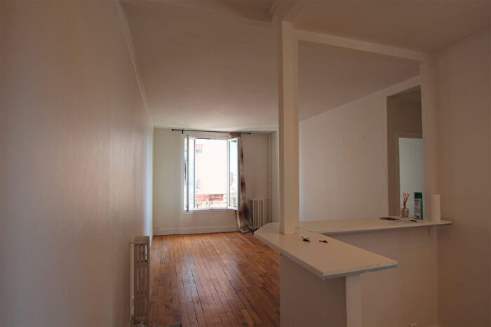 Appartement 2 pièces à louer - Courbevoie, Marceau République