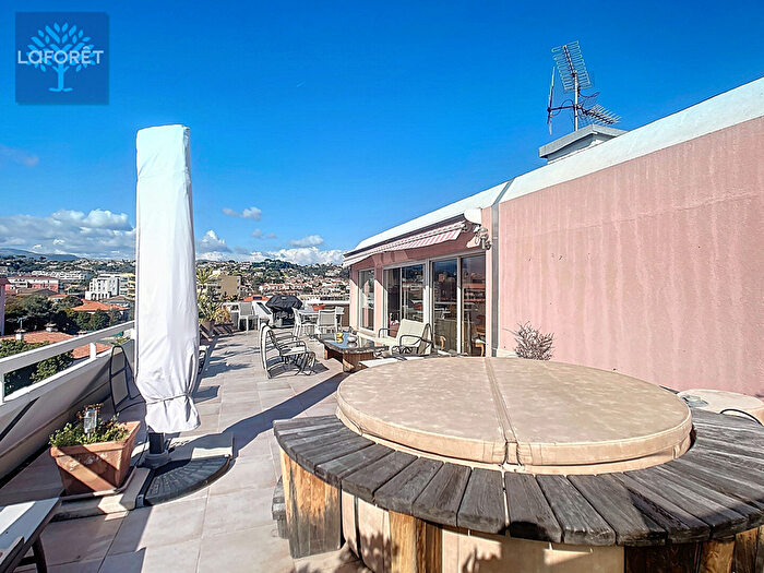 Appartement à vendre - Cagnes-sur-Mer, Le Cros de Cagnes, Les Vespins - 5 pièces - 3 chambres