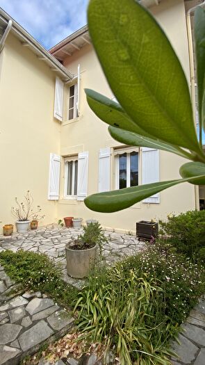 Maison à vendre - Biarritz, Saint-Charles, Phare, Larochefoucauld - 9 pièces - 5 chambres