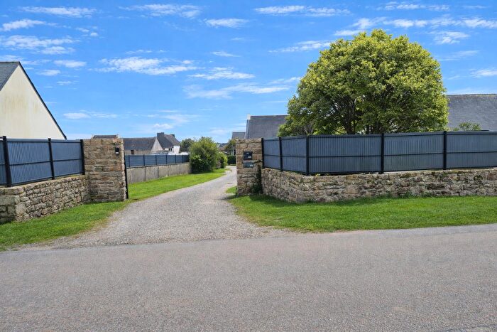 Maison à vendre - Plouhinec - 5 pièces - 3 chambres