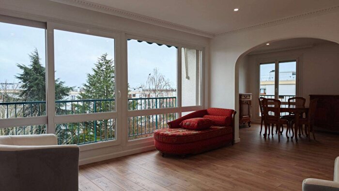 Appartement à louer - Les Communes, Bois-dArcy - 4 pièces - 2 chambres