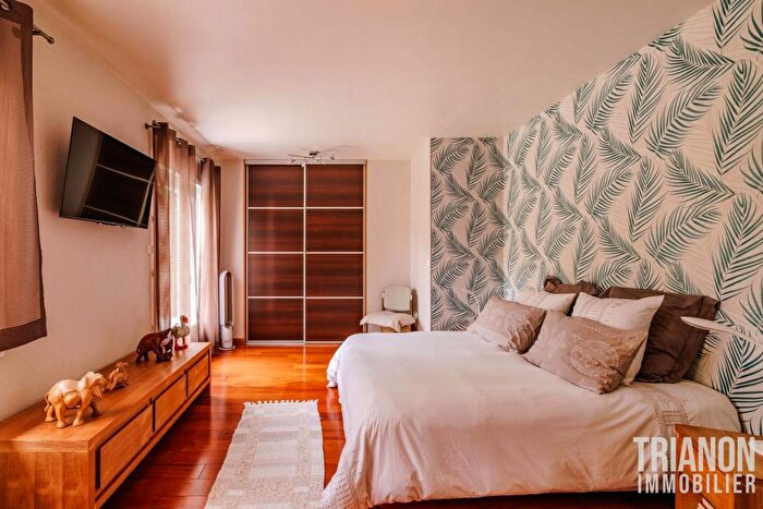 Maison à vendre - Le Mesnil-Saint-Denis - 5 pièces - 4 chambres