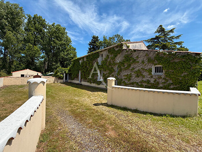 Maison à vendre - Coëx - 7 pièces - 6 chambres