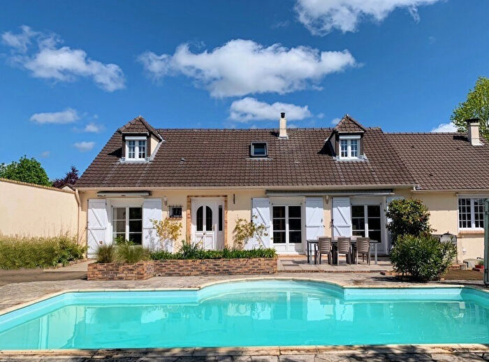 Maison à vendre - Saint-Arnoult-en-Yvelines - 8 pièces - 4 chambres