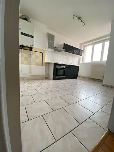 Appartement à louer - Charmes - 4 pièces - 2 chambres