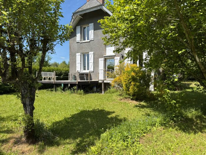 Maison à vendre - Montaignac-Saint-Hippolyte - 5 pièces - 3 chambres