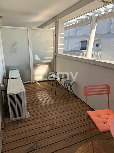 Appartement à louer - Les Crozes-Les Broquetiers-Lurian-Les Entrages-Pignarde, Salon-de-Provence - 2 pièces