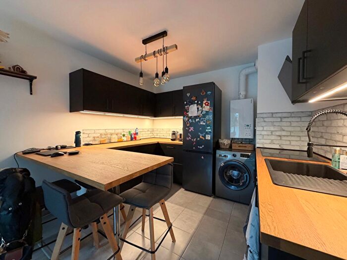 Appartement à vendre - Voisins-le-Bretonneux - 2 pièces - 1 chambre