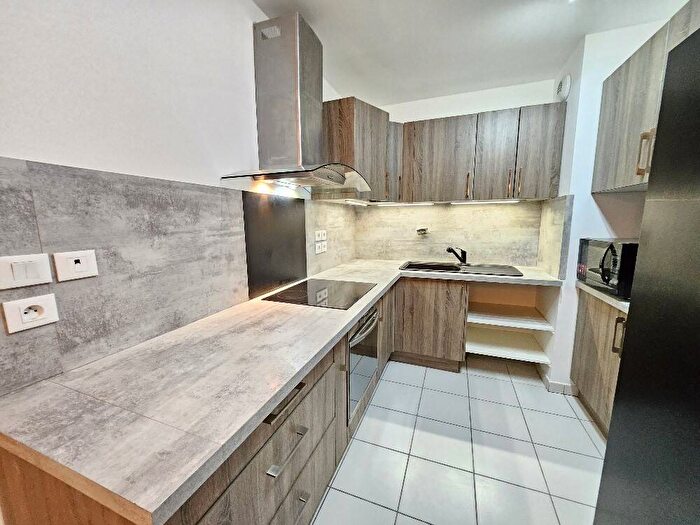 Appartement à louer - Saint-Priest - 1 pièce