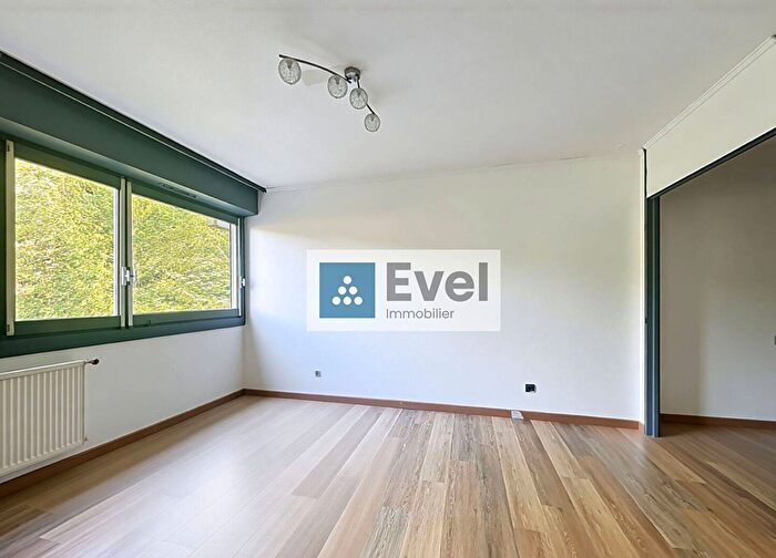 Appartement à louer - Centre-La Petite Forêt, Forbach - 1 pièce