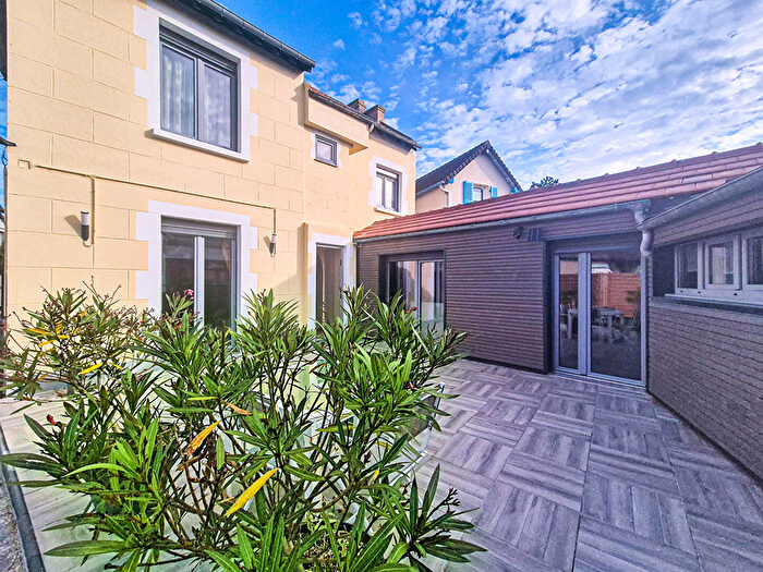 Maison à vendre - Luc-sur-Mer - 7 pièces - 4 chambres