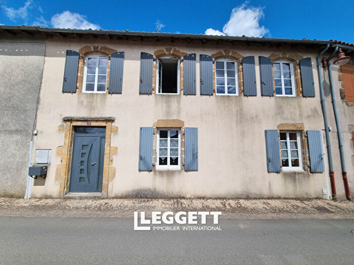 Maison à vendre - Brillac - 6 pièces - 3 chambres