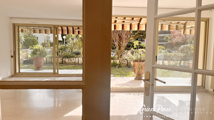 Appartement à vendre - Nîmes - 6 pièces - 4 chambres