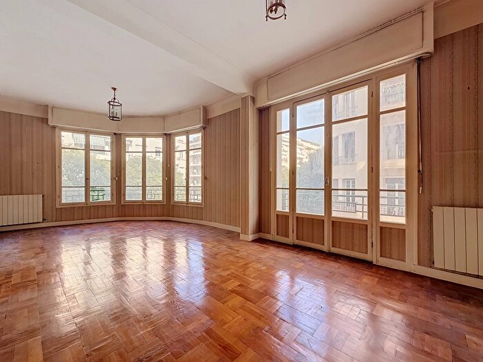 Nice, Saint-Sylvestre : Appartement 3 pièces à vendre
