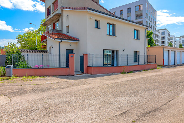 Appartement à louer - Lyon e , La Plaine, Santy - 4 pièces - 3 chambres