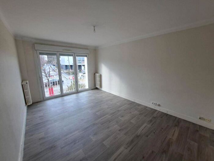 Appartement à louer - Centre-Max Barel-Centre Nord, Vénissieux - 3 pièces - 2 chambres