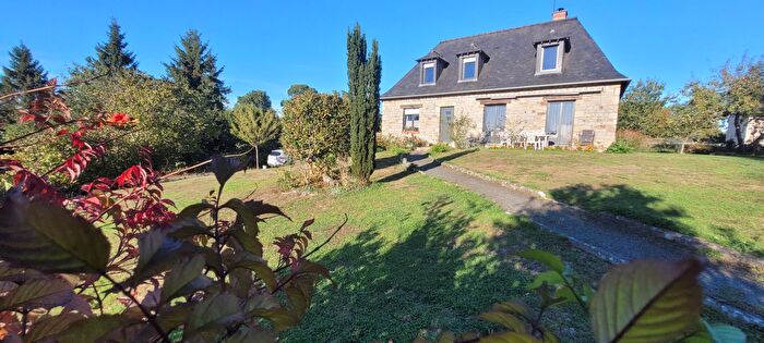 Maison à vendre - Domfront - 8 pièces - 5 chambres